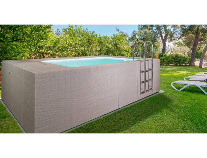 Piscina elevada de relajación modelo Dolcevita Diva LTI Laghetto - Abitare